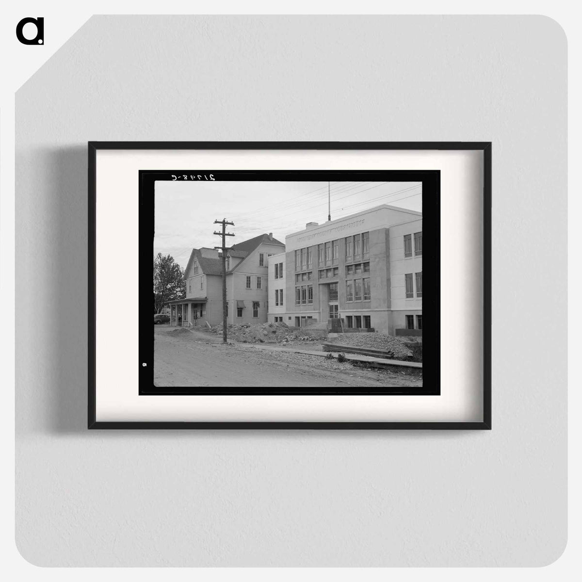 Dorothea Lange - The new WPA courthouse alongside the old county ...